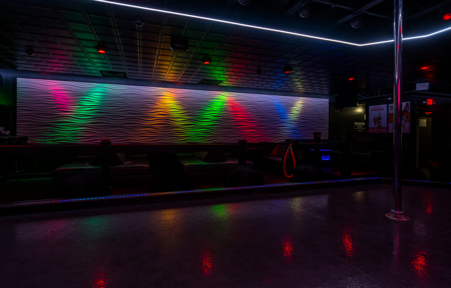 Flirts Gentlemen's Club – Iowa's Premier Gentlemen's Club